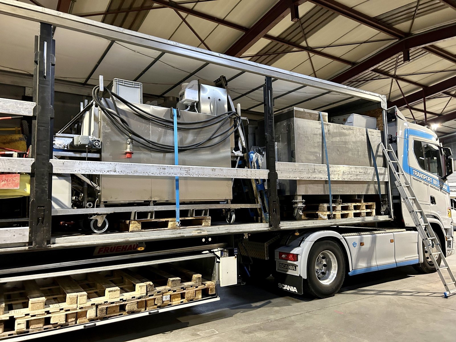 transport du leman, semi tautliner, semi plateau, camion remorque ...